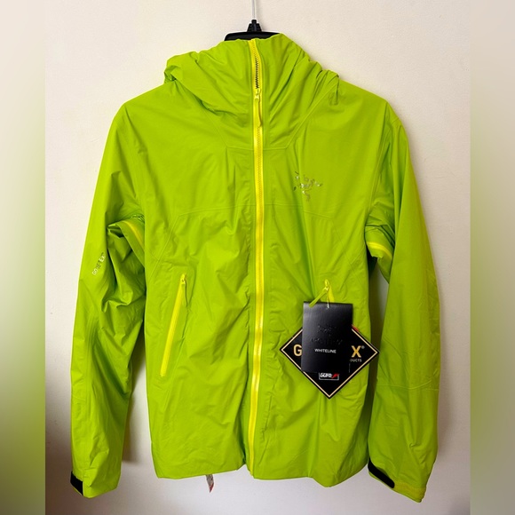 Arc'teryx | Jackets & Coats | Nwts Arcteryx Womens Airah Goretex Insulated Jacketdark Titanite ...